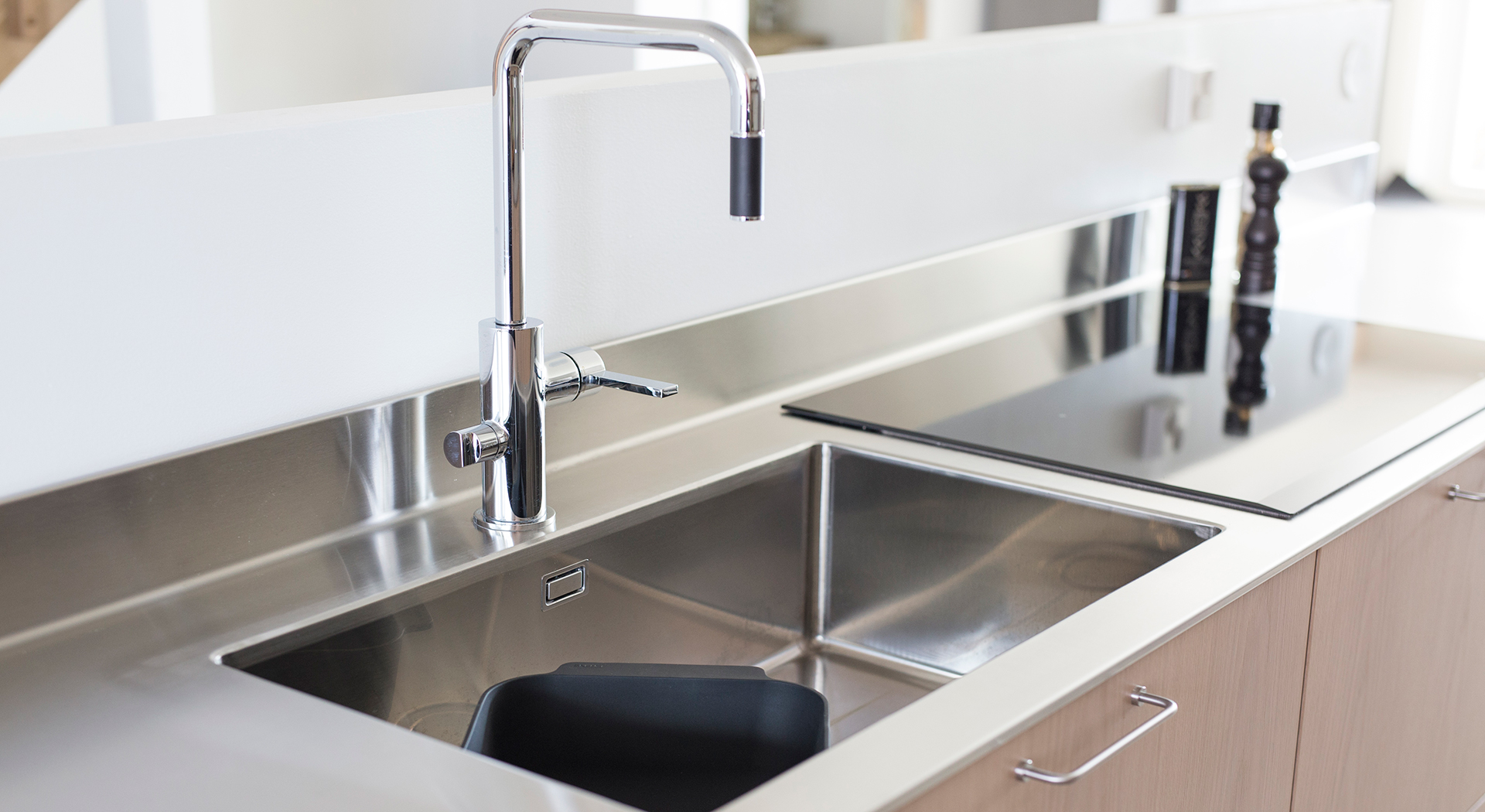 Stala - Tiskipöydät, keittiön ja kodinhoitohuoneen altaat, postilaatikot